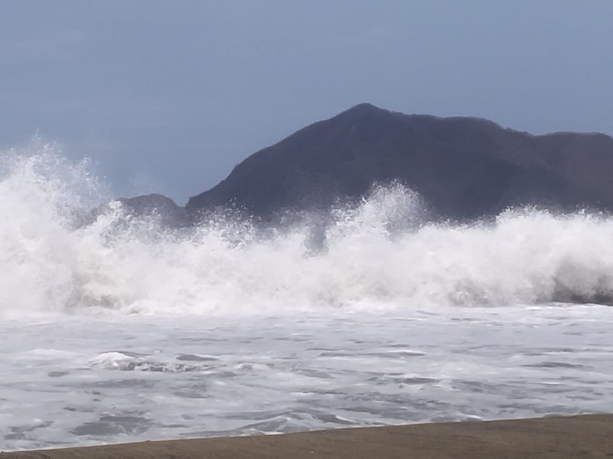 Alertan por mar de fondo en playas del estado